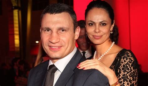 Новий розділ життя колишня дружина Кличка присвятила чоловікові прощальний пост Новости