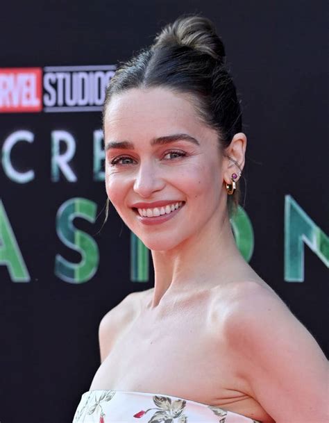 Emilia Clarke Was Left Naked And Shivering On Game Of Thrones Set
