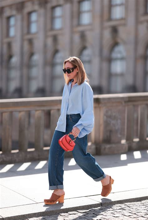 Cómo Llevar Zuecos Con Jeans Y Vestidos En Verano 2024 Según