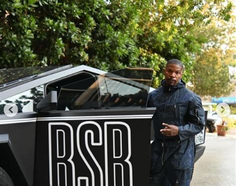 Jamie Foxx Gets Stitches After Glass Was Thrown At Him In Beverly Hills
