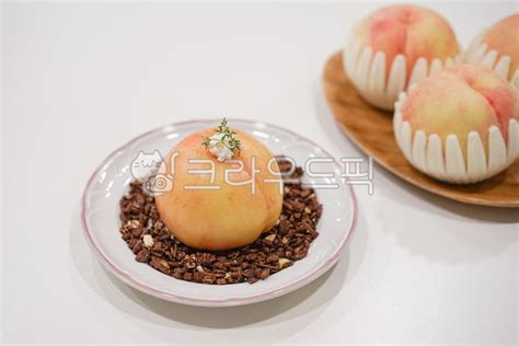 그릭모모 복숭아 디저트 피치 간식 사진이미지일러스트캘리그라피 Ran2작가