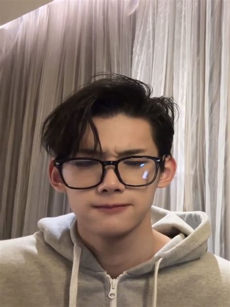 ปักพินโดย 애s ♡ ใน Asakuriceball ในปี 2025