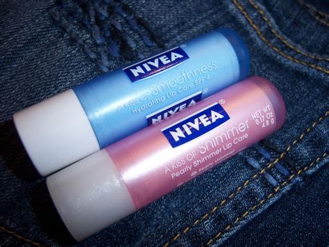 What Is The Difference Between Lip Balm And Chapstick Wehrpflicht