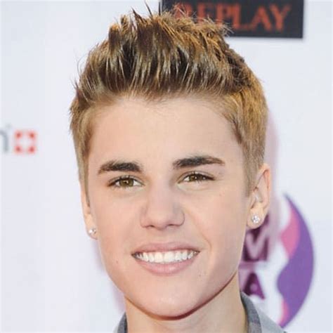 Justin Bieber Con Gel Y Peinado Hacia Arriba Cortes De Pelo Cortes