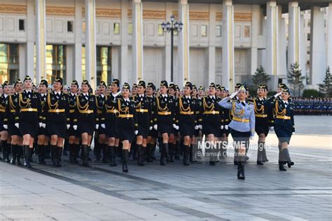 “Төрийн далбааны өдөр” т зориулсан цэргийн ёслол хүндэтгэлийн жагсаал боллоо