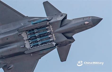 歼20无法内置空对地导弹 英国f35可以借鉴，1架可以带8枚图片