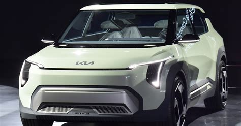 Ev3 출시로 전기차 대중화 주도 현대차 넘어 1위 노리는 기아