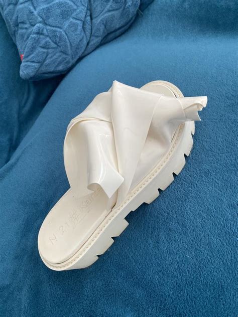 Трендові італійські шльопанці — ціна 1690 грн у каталозі Шльопанці Купити жіночі речі за