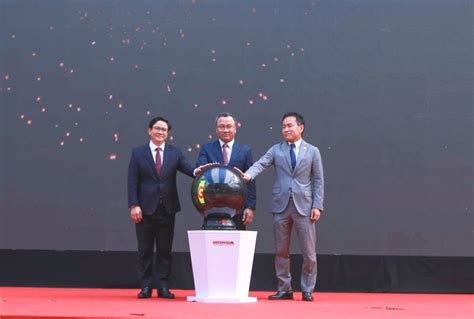 100 Học Sinh Lớp 1 Trên Toàn Quốc được Nhận Mũ Bảo Hiểm đạt Chuẩn