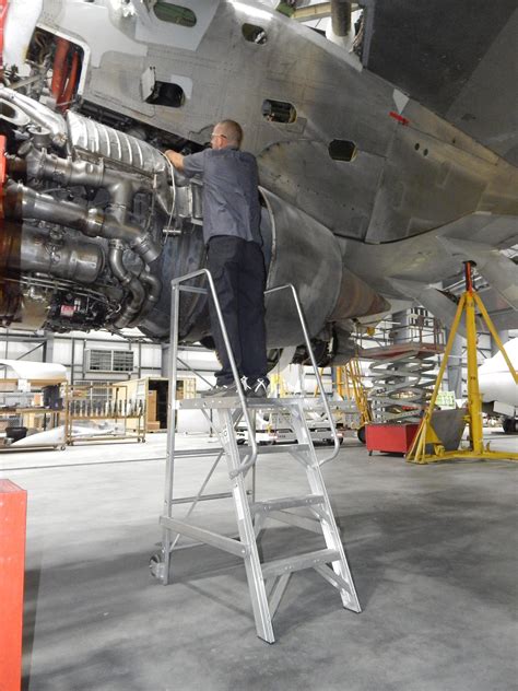 Aluminum Platform Ladders — Metallic Ladder