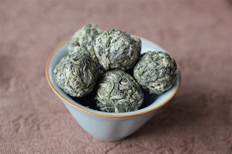 Hand Rolled Green Tea Balls Lei Shan Yin Qiu