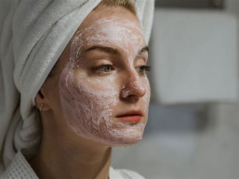 Зволожувальні маски для обличчя які допоможуть підтримувати шкіру взимку