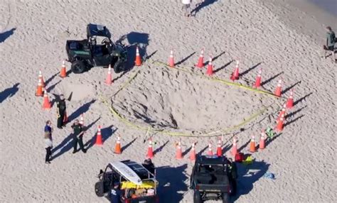 အမေရိကန်နိုင်ငံ၊ ဖလော်ရီဒါပြည်နယ်၊ ပင်လယ်ကမ်းစပ်မှာ အမျိုးသမီး ၂ ဦး ရေနစ်သေဆုံး