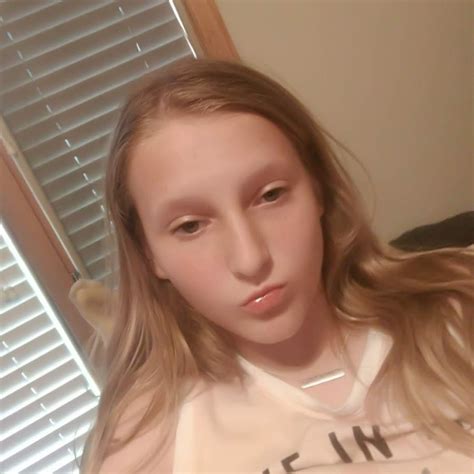 Michelle Holly Youtube