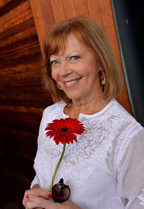 Lill Lindfors ödesbesked Då Drar Hon Sig Tillbaka För Gott