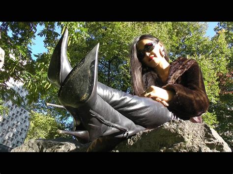 Foot Goddess Leyla