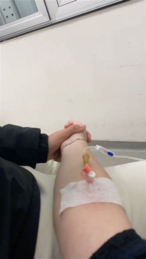 عکس فیک بیمارستان دخترانه و پسرانهسرم، اتاق عمل، کما، ای سی یو، شکستگی