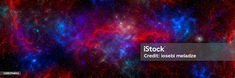 스타 더스트와 빛나는 별과 공간 배경 현실적인 우주와 색상 성운 다채로운 은하 3d 일러스트레이션 0명에 대한 스톡 사진 및 기타 이미지 Istock