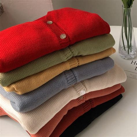 핏으로 사랑받는 에이와비 핏감이 너무 예쁜 가디건 소개해드려요 업뎃되자마자 주문폭주중은 물론 가격까지