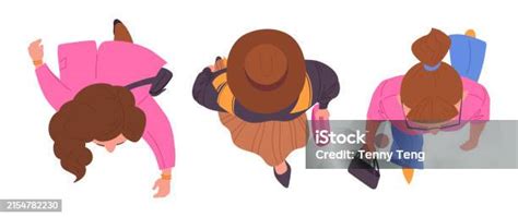 걷는 여성 평면도입니다 위에서 다양한 여성 그룹 보기를 이동 소녀 산책 플랫 벡터 일러스트 레이 션 세트 만화 여성 평면도 여자에 대한 스톡 벡터 아트 및 기타 이미지