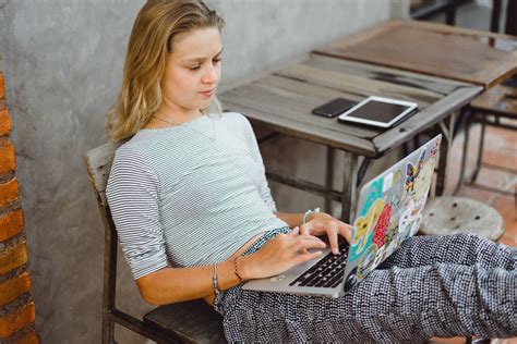 Microsoft Makes Outlook Mac Native Email App A Freebie The Register