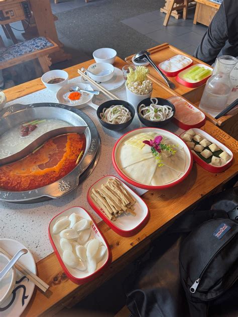 Da Long Yi Hot Pot 大龙燚 New York Ny Nextdoor