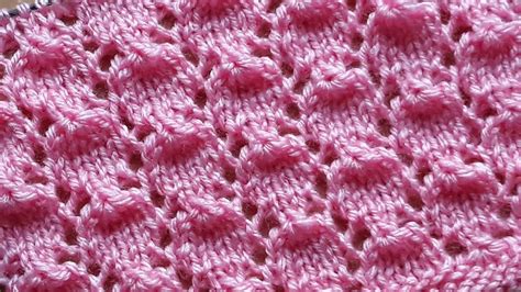 Легкий ажурный узор спицами