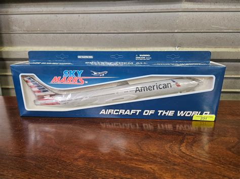 At Auction Daron Skymarks American Airlines Boeing 777 Model Plane