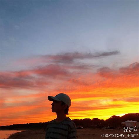 Yu Zeyu Laki Laki Dengan Senyum Manis Dan Biola Kesayangannya Yang… Random Random