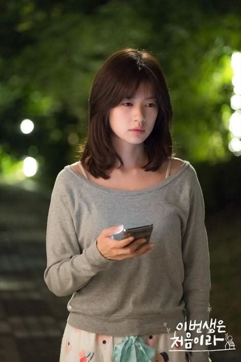 은근한 가슴볼륨 정소민 Jung So Min Celebrity Style Icons Seoul Fashion Week