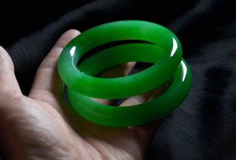 千万级手镯｜为什么要努力？因为喜欢的东西都很贵 知乎