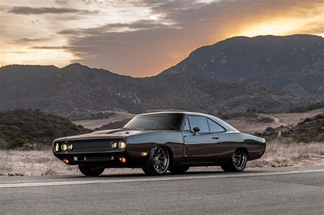 kevin hart s 1 000 hp 1970 dodge charger hellraiser is a killer custom muscle car maxim