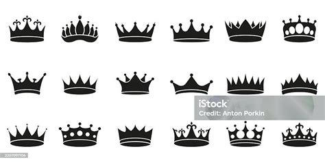 로얄 크라운과 티아라 솔리드 아이콘 세트 장엄한 왕관 상징 모음 왕족 권력 귀족 왕과 여왕 투구 실루엣 상징 고립 된 벡터 일러스트 레이 션 왕관에 대한 스톡 벡터 아트 및