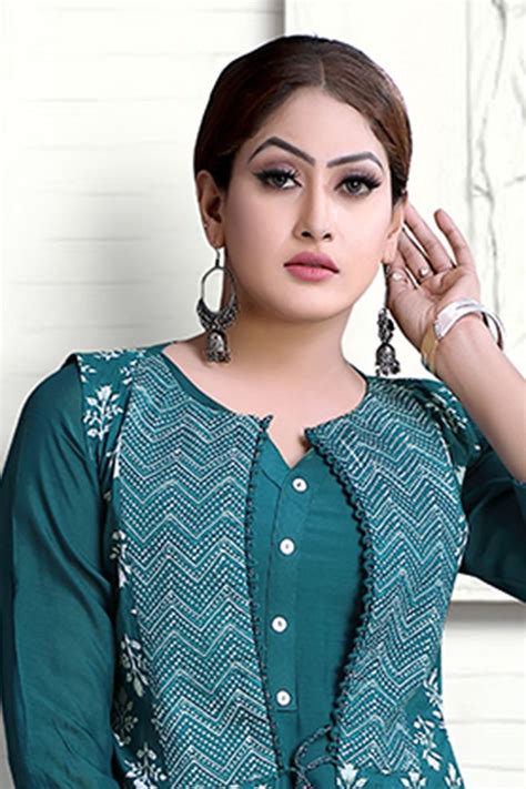 Fascinating Peacock Green Colored Designer Suit