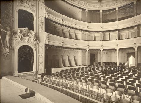 Iverieli ქართული სათავადაზნაურო თეატრის მაყურებელთა დარბაზი