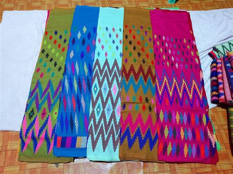 မြစ်ကြီးန Lwin Oo May ကချင်ချည်ထည်နှင့်ပိုးထည်လက်လီလက်ကား