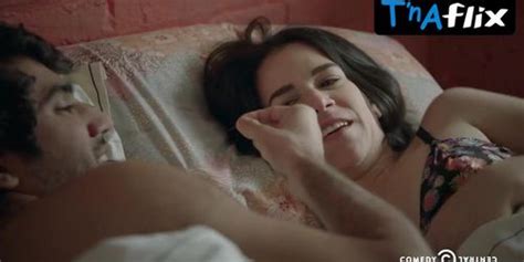 Abbi Jacobson Sexy Scene In Broad City