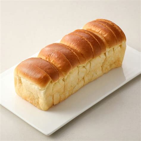 부드럽고 촉촉한 굿모닝롤 파리바게뜨