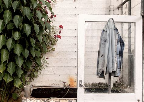 The Colorful Compositions Of Saul Leiter ~ Velvet Eyes