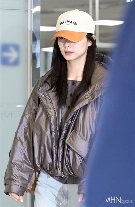 [포토] 트와이스 쯔위 모자로 가릴 수 없는 미모