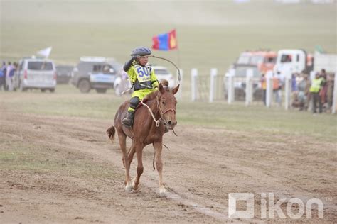 Дааганы уралдаанд Говь сүмбэр аймгийн алдарт уяач Б Нямсүрэнгийн зээрд даага түрүүллээ