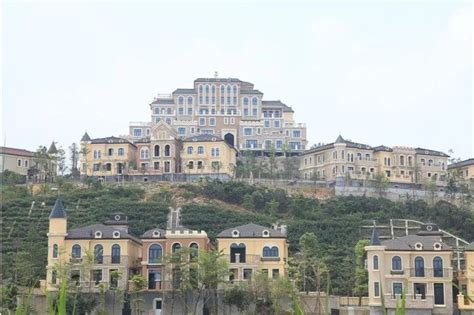 “张核子深圳带停机坪别墅”上热搜！或为这个小区！ 核子 别墅 停机坪 新浪新闻