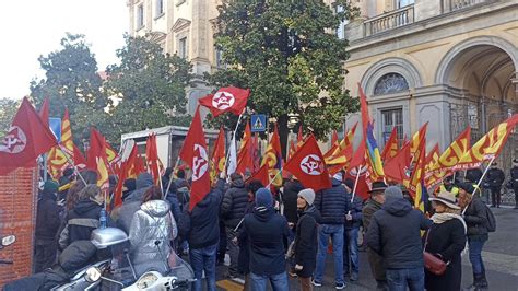 Italian Logistics Workers Struggle For Pay And Dignity Peoples Dispatch