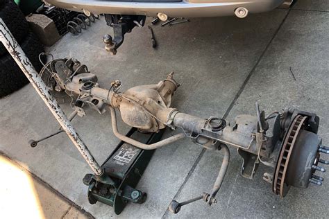 Straight Axle Swapped 2004 Cadillac Escalade Off Roader Loves Climbing