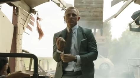 Daniel Craig Skyfall Shower