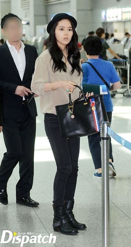 한가인 블랙 페도라의 스키니 공항패션 연예 포토 토크 네모판