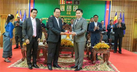 ឯកឧត្តម អ៊ិត សំហេង