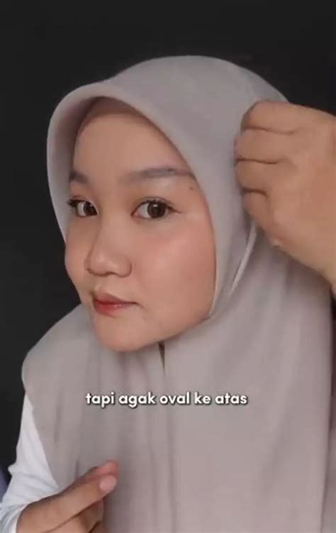 Make Your Face Look Slimmer Here S A Trick To Disguise Chubby Cheeks When Wearing A Hijab So