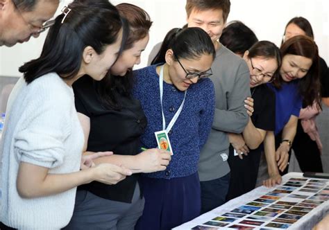 “Ажлын байрны стресс тайлах арга” сэдвээр ярилцлаа Эрүүл мэндийн хөгжлийн төв