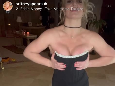 Britney Spears Flaunts Body After Apologizing To Ex Justin Timberlake